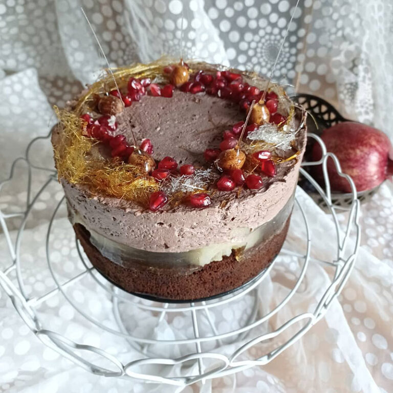 Pjenasta čokoladna torta s kruškama - MEDO Recepti